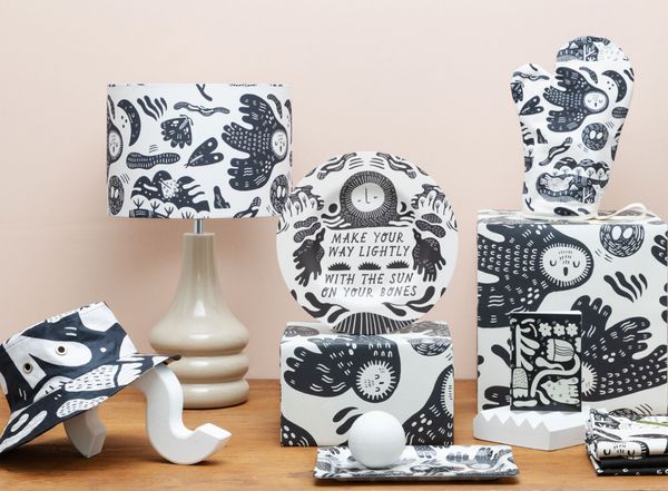 Print-on-Demand Drop-Shipping with Shopify. 470+ Products.